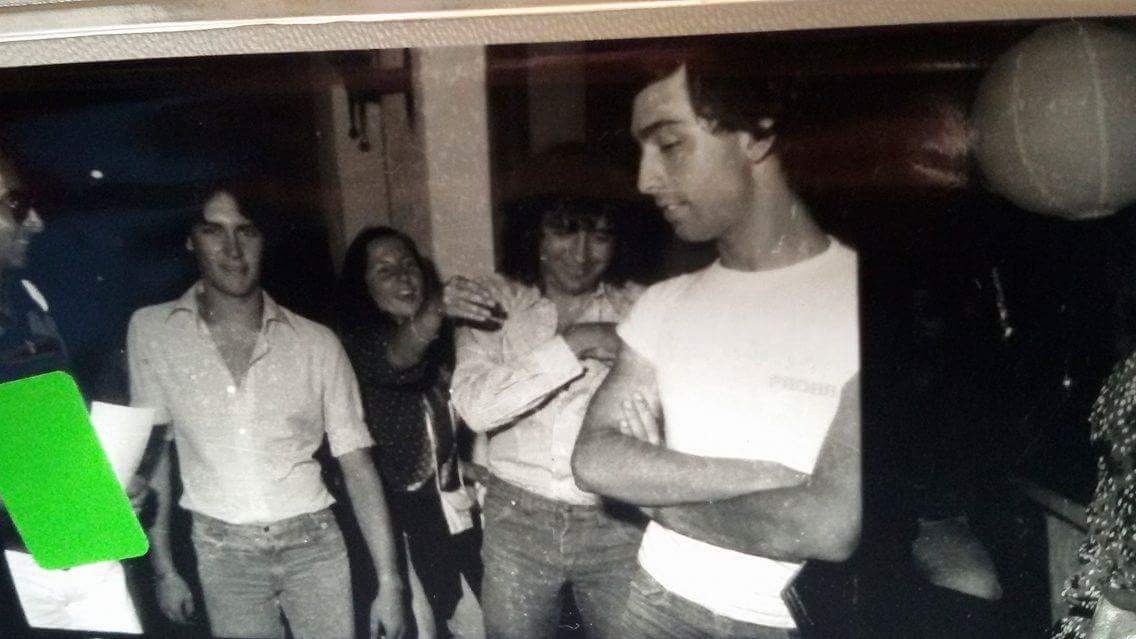 Y EMPEZARON LAS TARDES DE PACHA - PACHA ESTILO Y VIDA / WILLY SERRA