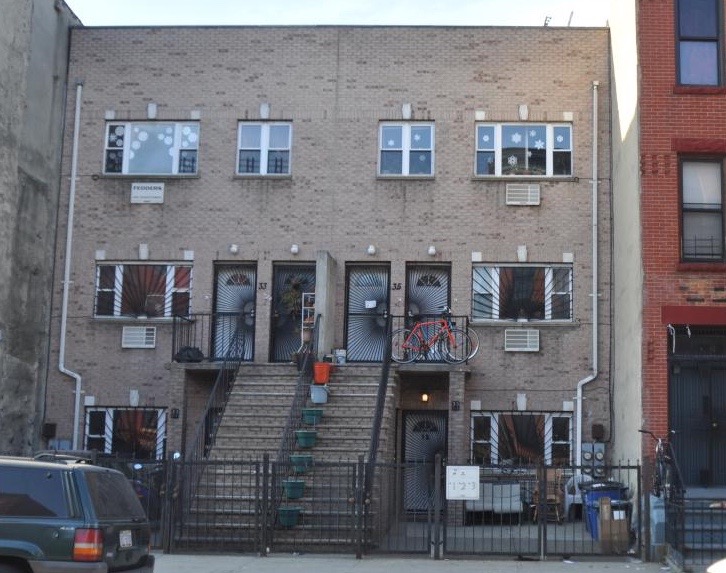 Queens Crap: Giving a Fedders house a makeover