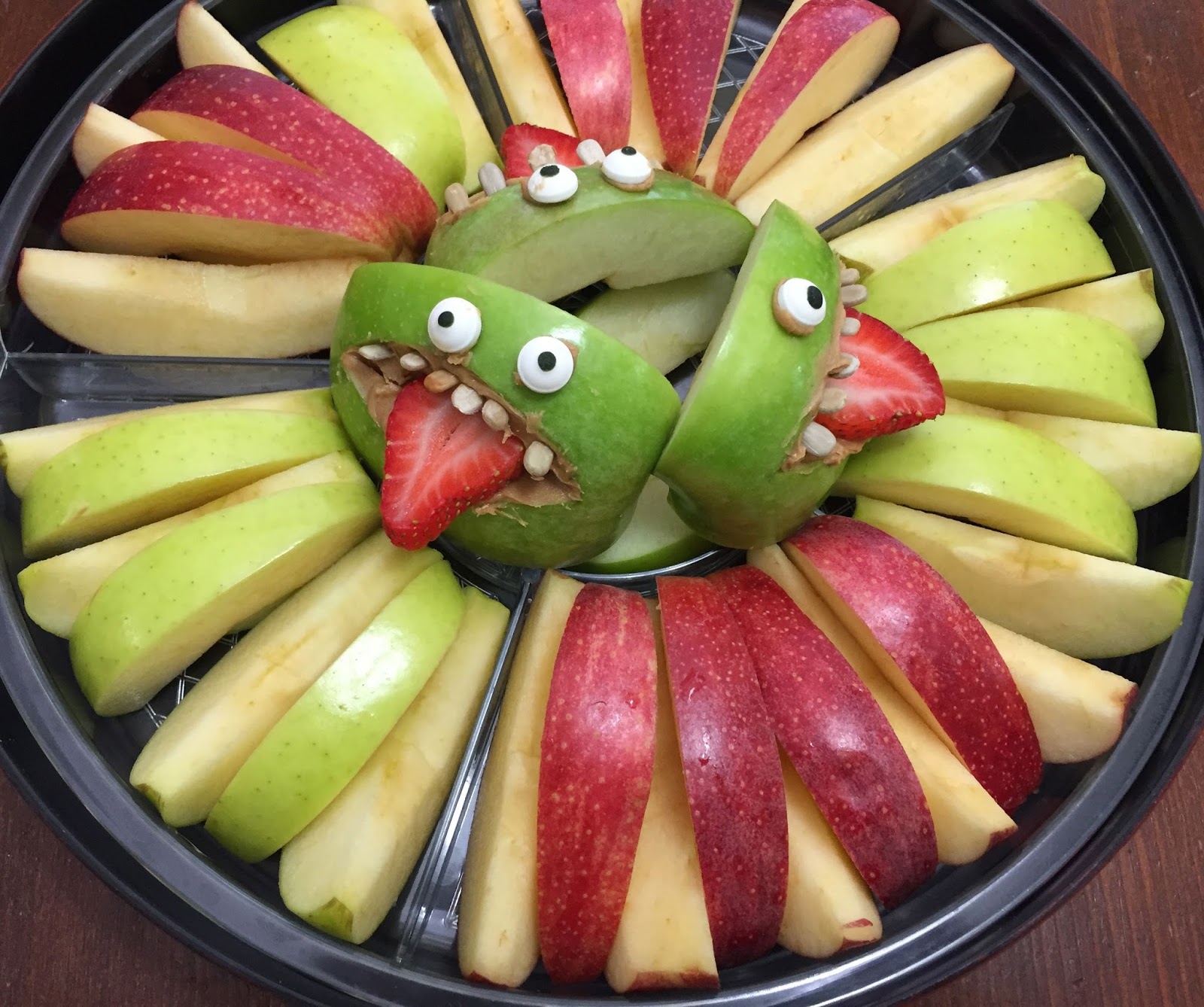 Free Ideas: Halloween Apple Treat
