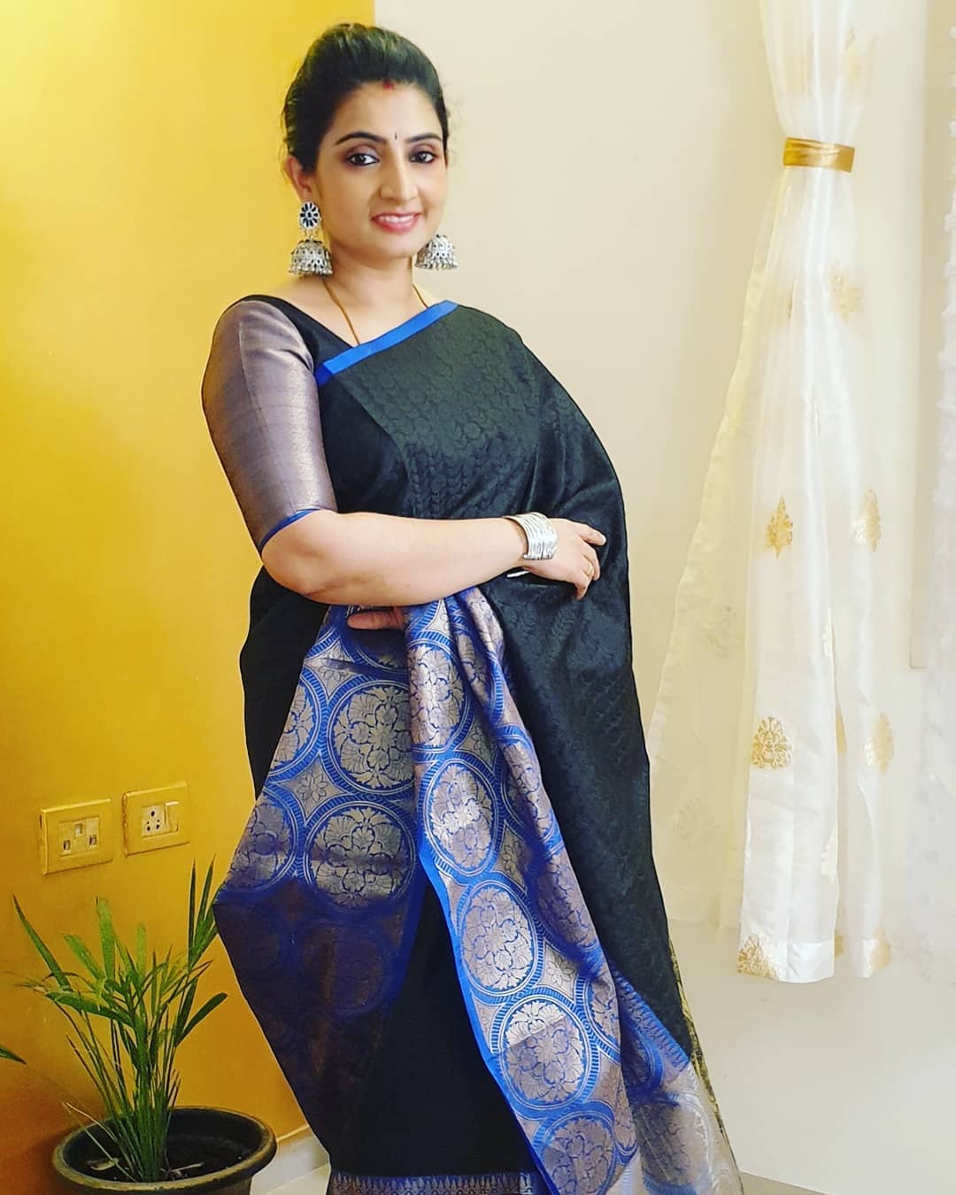 Actress Sujitha Dhanush Beautiful Saree Stills