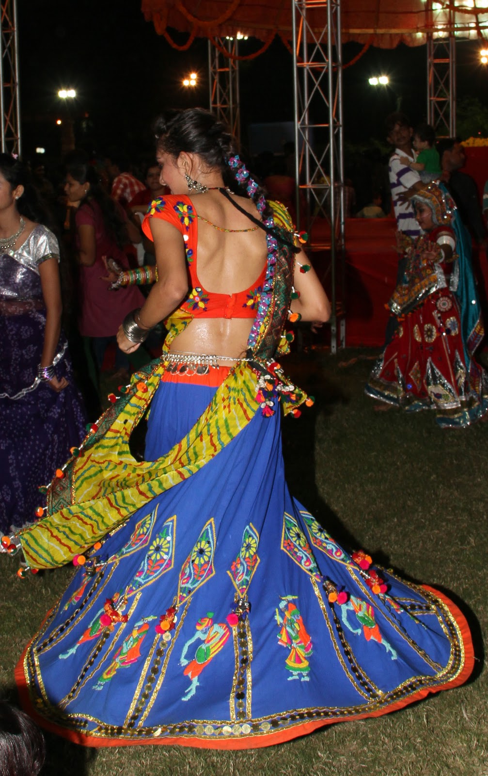 Dollar Chauhan: Gujarati Garba in Ahmedabad
