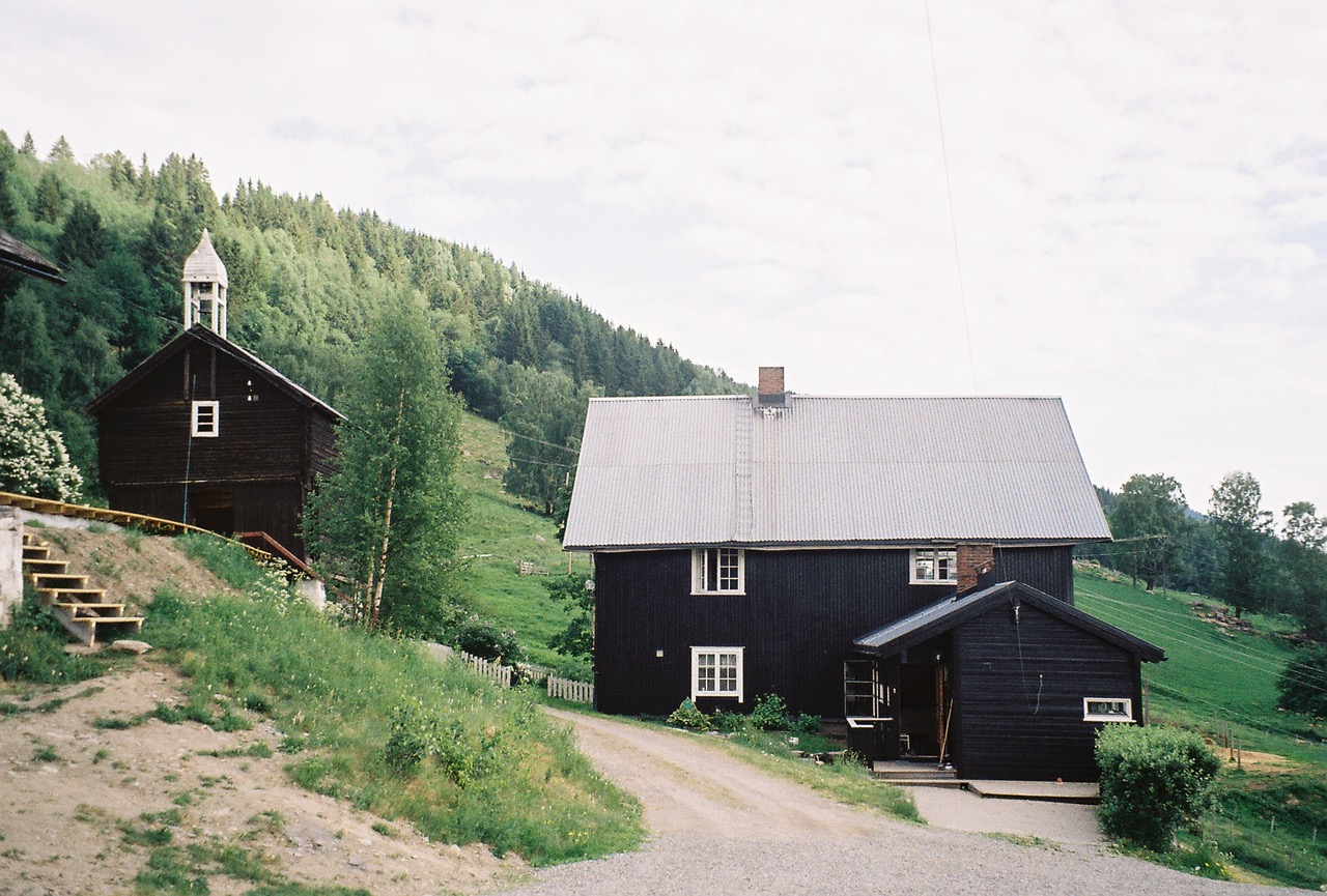 Dissolving Film: "isolation & infinity” by Zelda Solomon