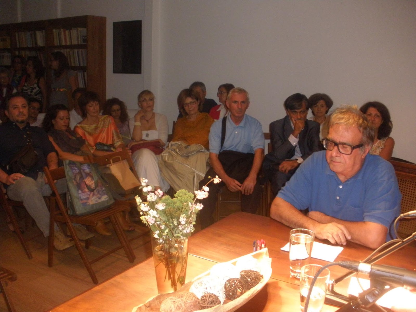 Ιδιωτική Οδός: Η ΠΑΡΟΥΣΙΑΣΗ ΤΟΥ ΒΙΒΛΙΟΥ ΤΟΥ ΒΑΣΙΛΗ ΛΑΔΑ "ΠΑΙΧΝΙΔΙΑ ...