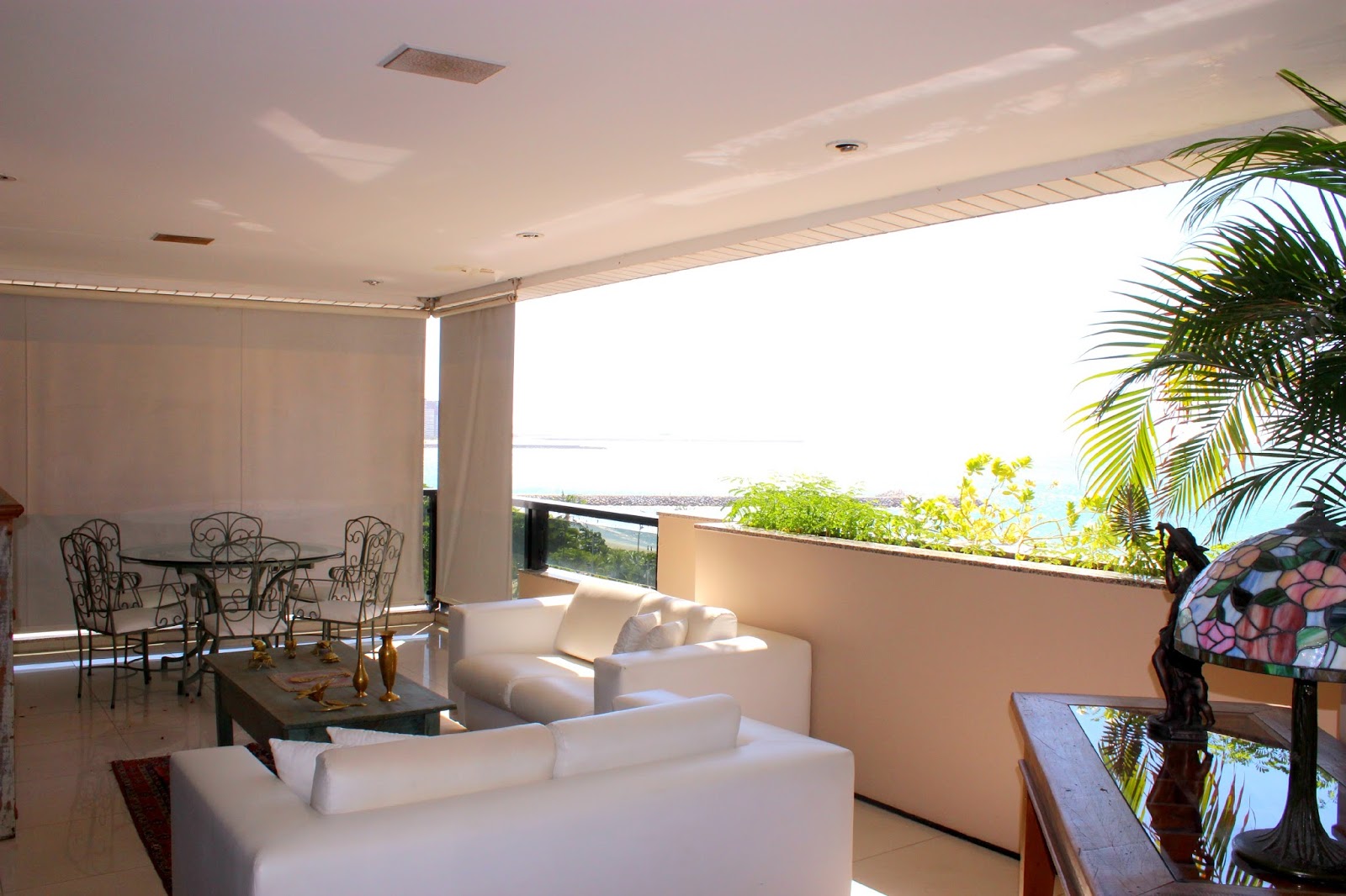 L' avion Rose: QUANDO A VARANDA É O HALL DE ENTRADA