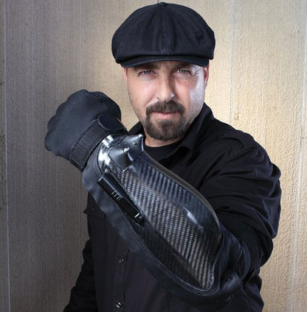 Devenir Super Héros: Bodyguard ArmStar : un bras équipé pour super-héros