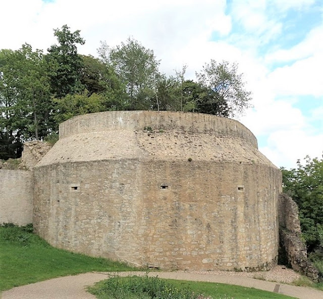 LE PAYS NATAL DE JLJ : LA LORRAINE: le Pâté de la citadelle de Rodemack