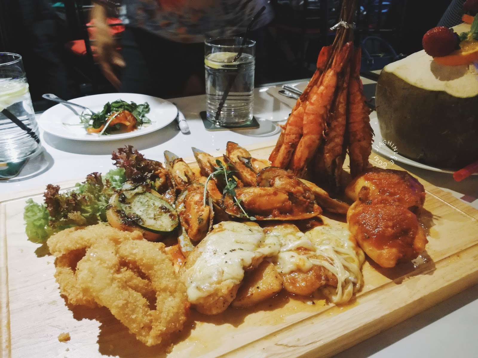 Cheesy Cheese Wheel Pasta at Nicsmann 1940s By Lewré The Starling - Jia ...