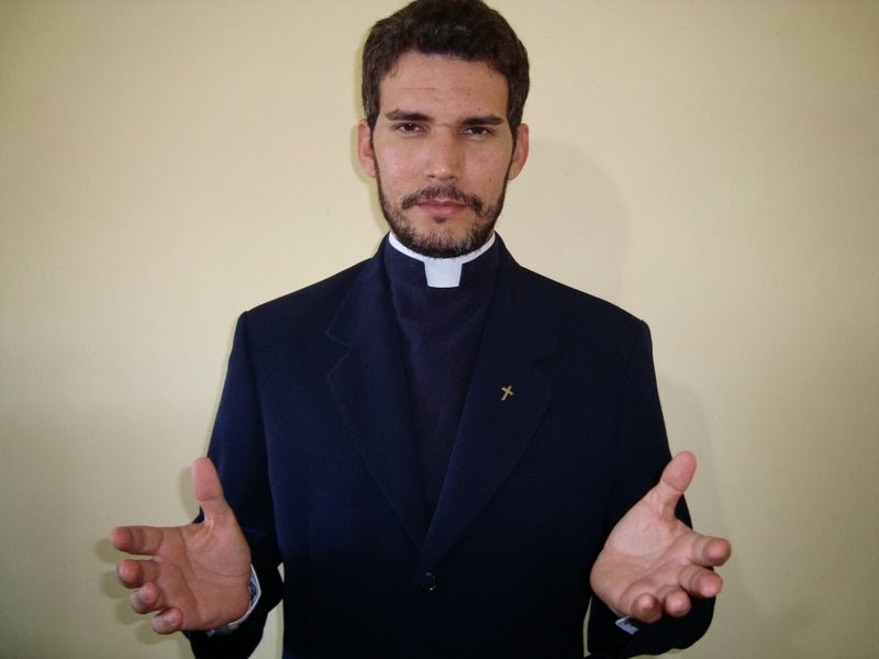 Blog Por Simas: APÓS PARODIAR "SHOW DAS PODEROSAS", PADRE DE PERNAMBUCO ...