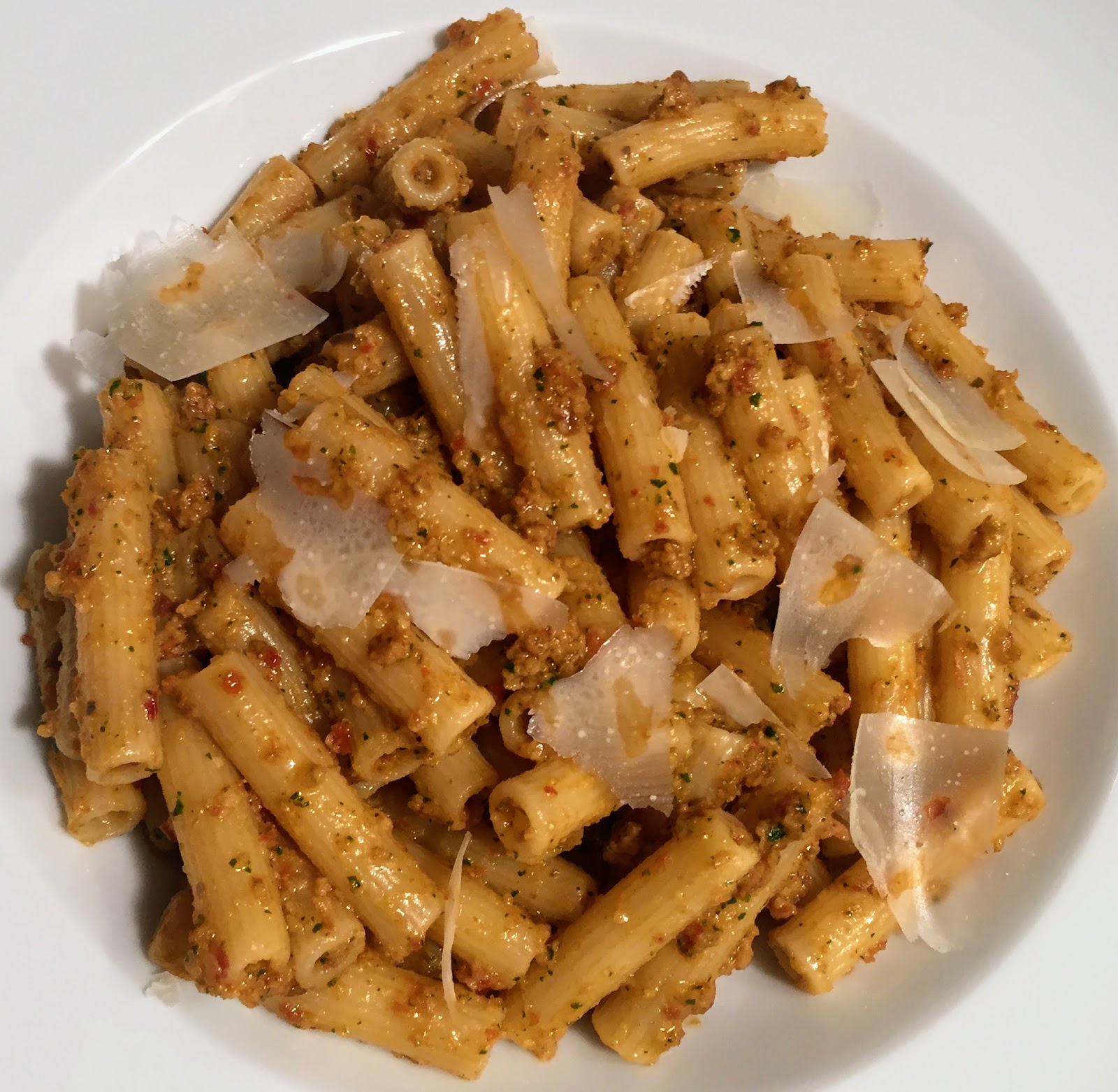 Manuela ai fornelli: Sedanini con pesto di pomodori secchi