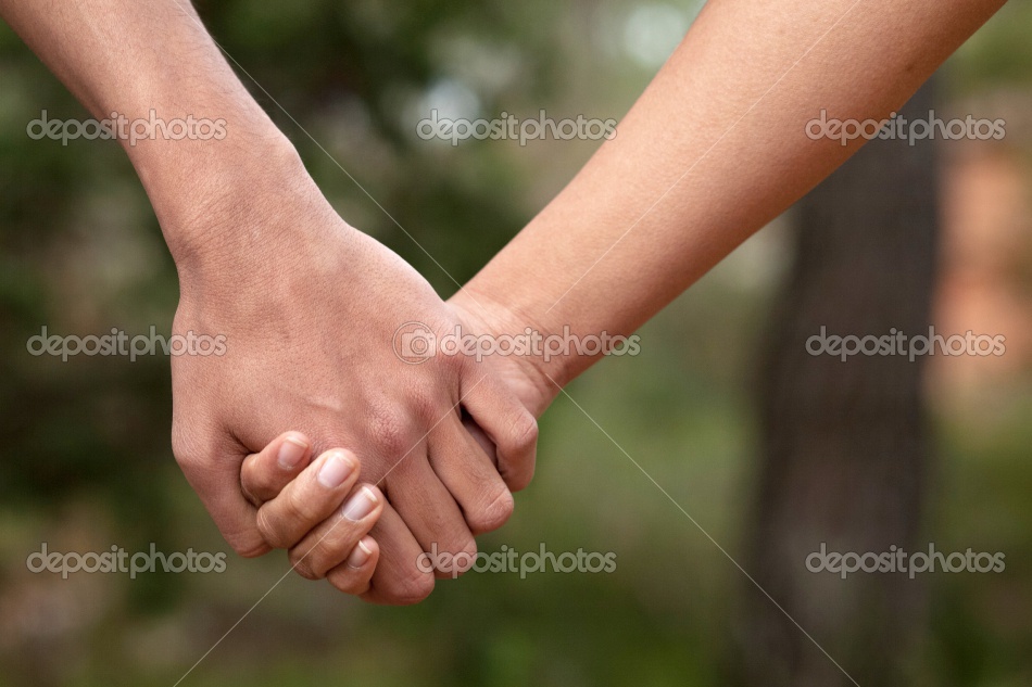 Seduction Artist Techniques: Importance of holding her hand