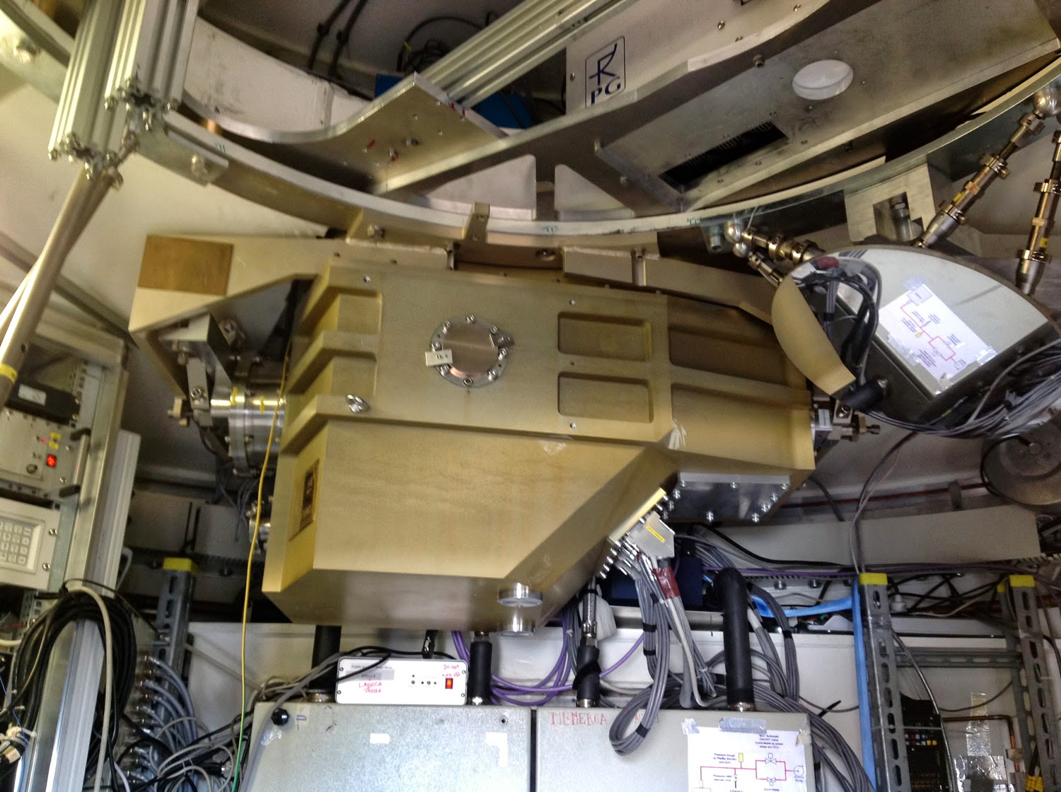 Suburban spaceman: ESO APEX: ArTeMiS camera Captures Amazing Image of ...