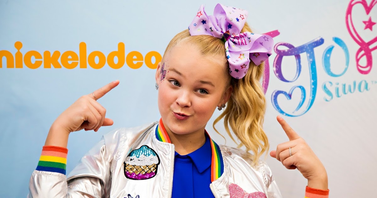 NickALive!: Jojo Siwa Dishes on How She Turned Her Bows Into a Business