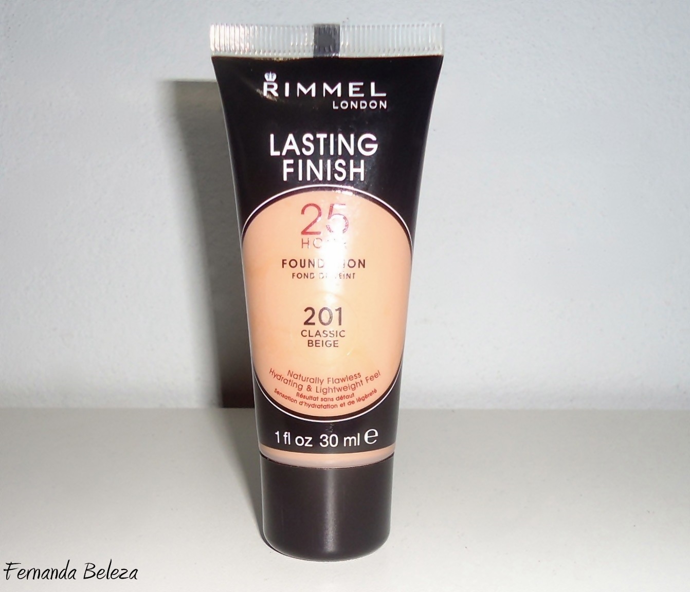 Fernanda Beleza: Resenha Base Lasting Finish - Rimmel London.