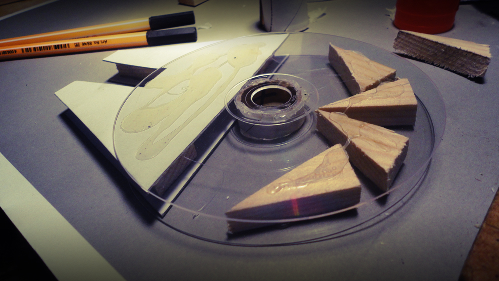 Kristóf Jurik / kritSHOW: Homemade Millenium Falcon Tutorial