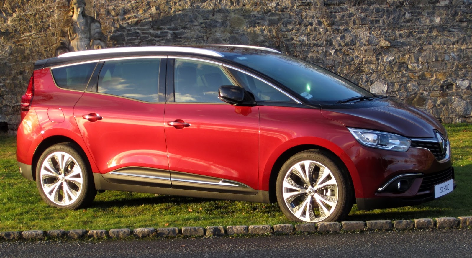 Irish Car+Travel Magazine: Renault extends models range in Ireland
