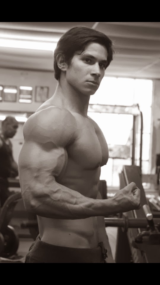 Daily Bodybuilding Motivation: Julian Navarro - 22 yr old Collegiate ...