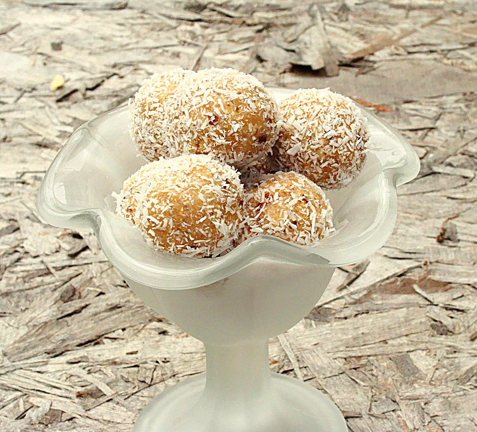 Apple-Coconut Bites