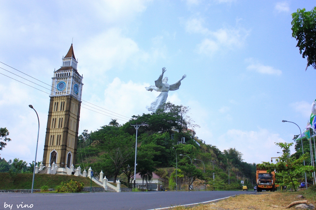 My Eyes My Imagination: Mengintip Kota Manado