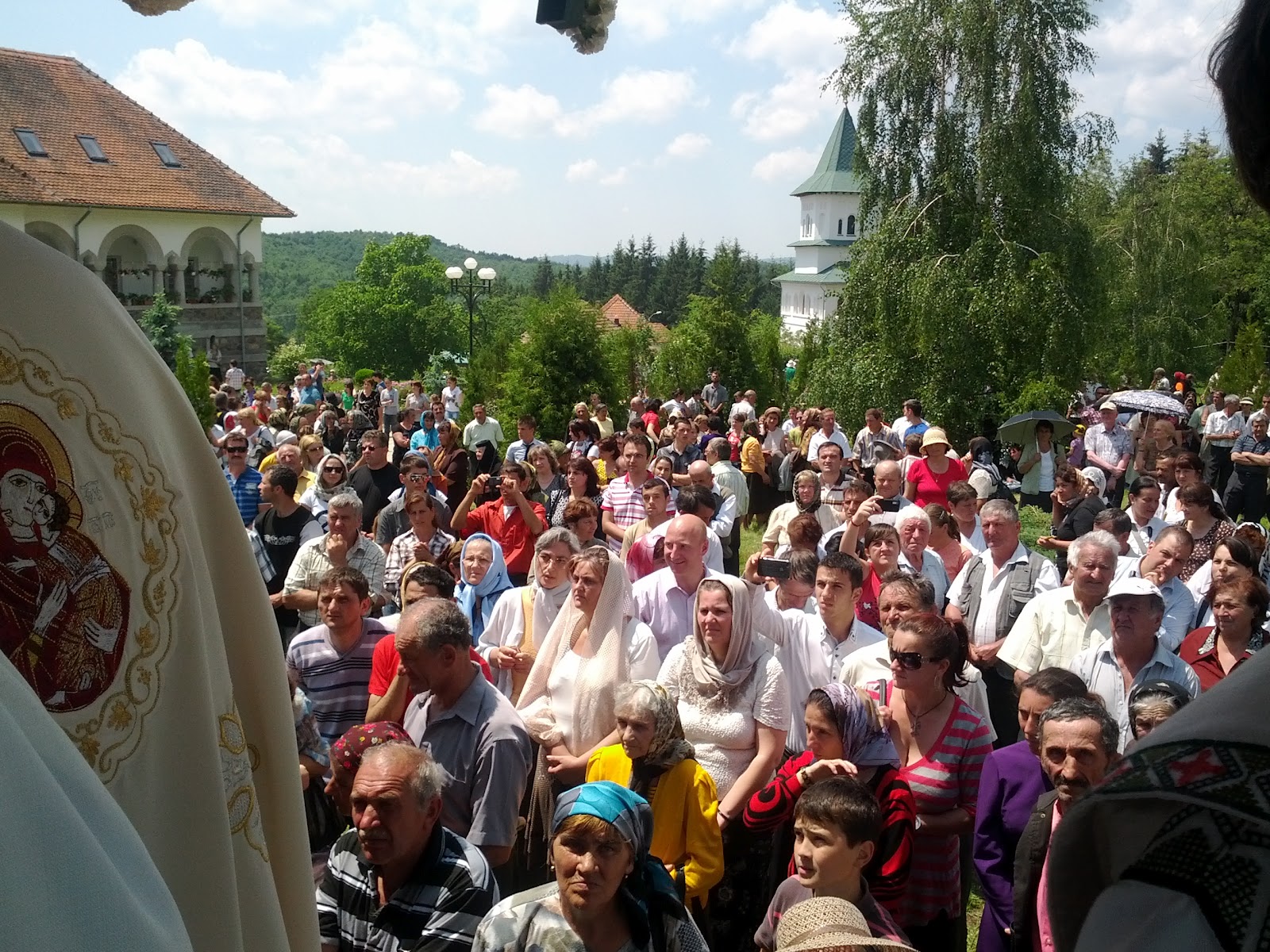 MĂNĂSTIREA PANTOCRATOR: Sfintirea Manastirii Valeni Arges