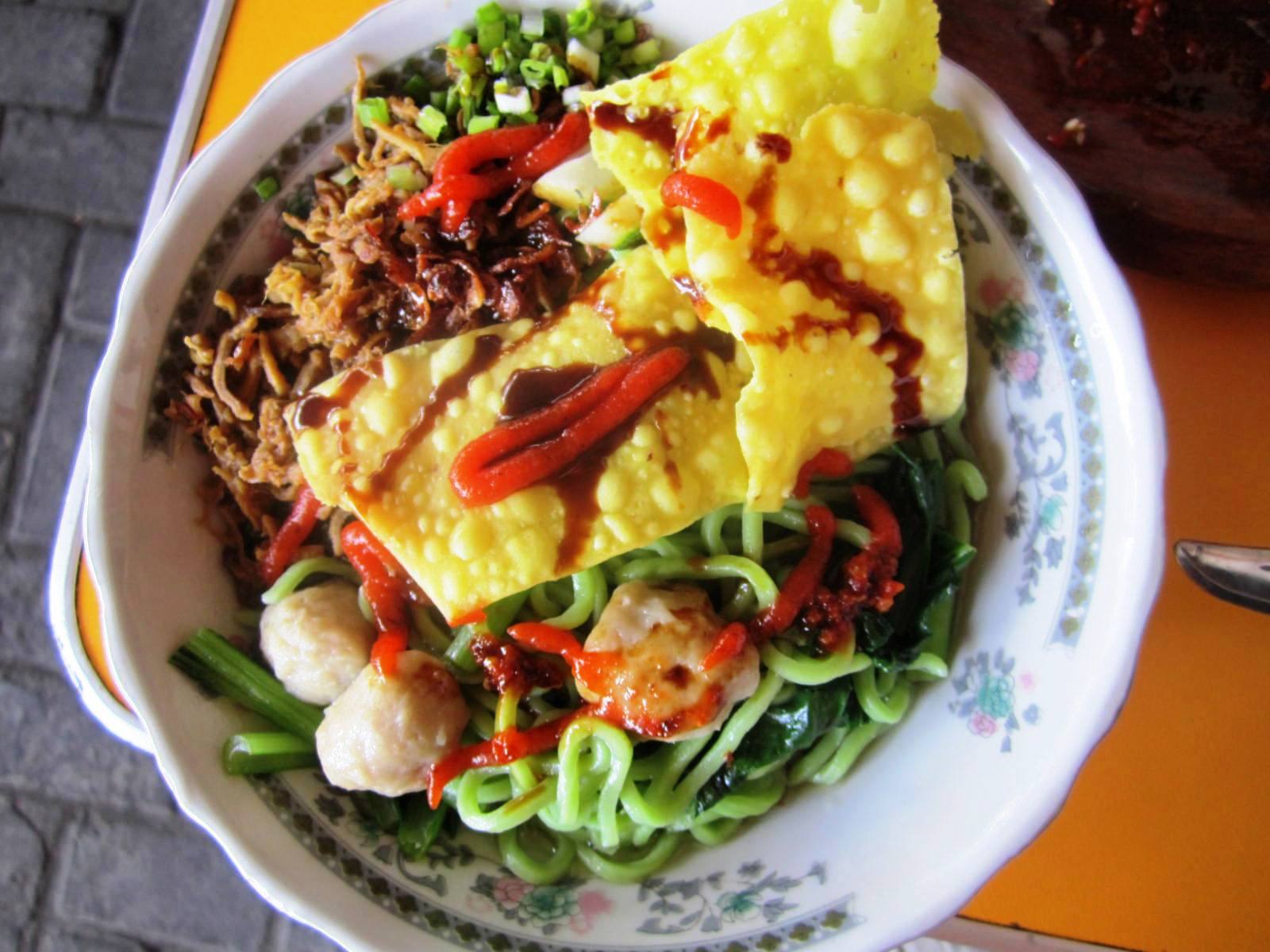 Kuliner iSTTS: Mie Hijau Ketintang - Mie Kepala Ayam
