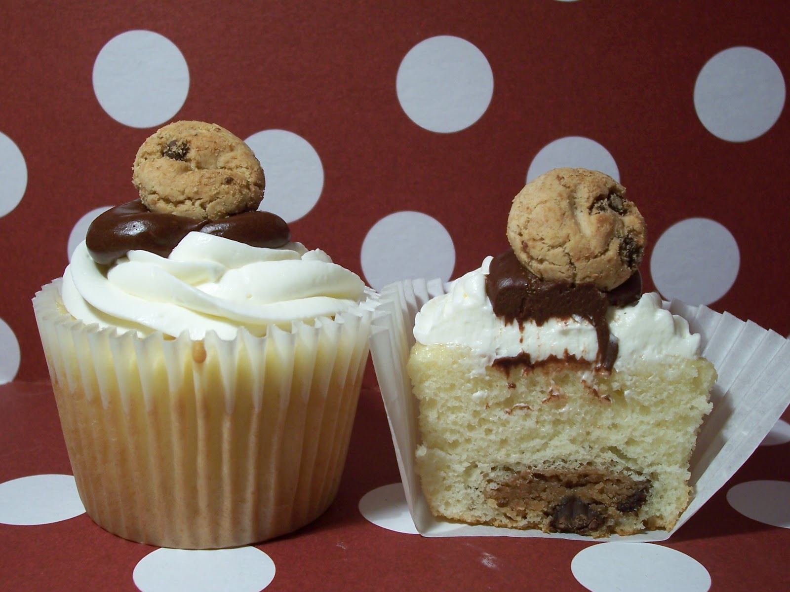 Faking Fancy Cupcakes: Chocolate Chip Cookie Cupcake