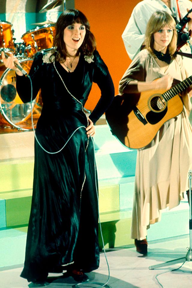 The Heart Band Sisters: 33 Lovely Pics of Ann and Nancy Wilson Together ...