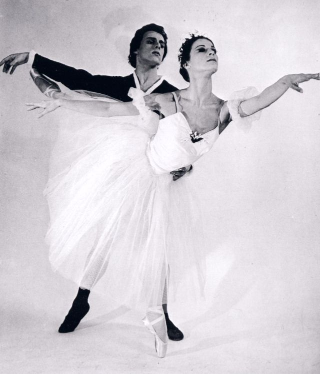 Dutch National Ballet: 47 Pictures That Capture Performing Dancers in ...