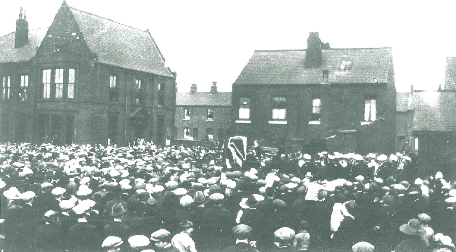 Featherstone's Three Collieries: Ackton Hall