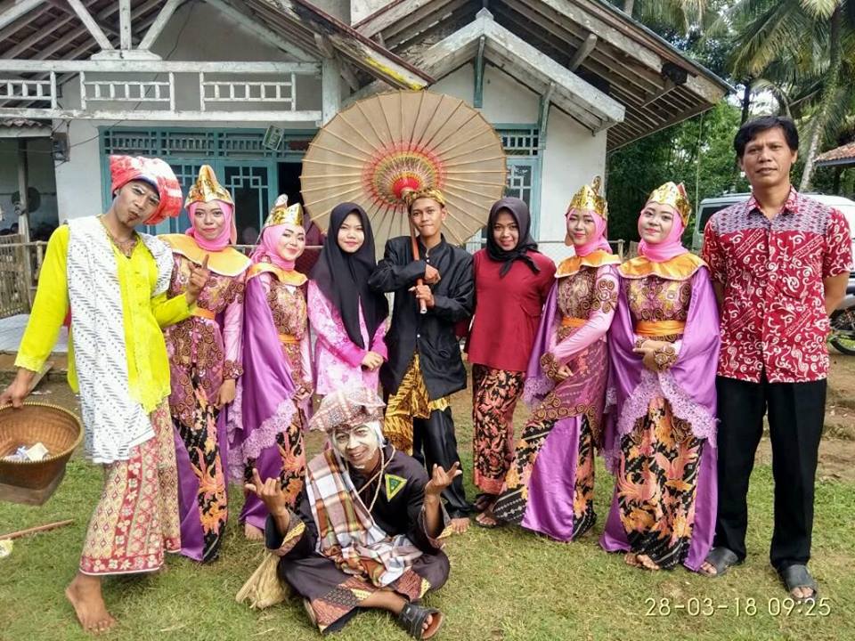 Adat Istiadat Sunda - Upacara Adat Sunda Telp : 0822-1373-9483