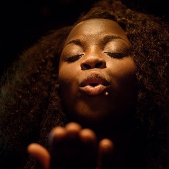 ARCADIA NEGRA: YOLA.- WALK THROUGH THE FIRE