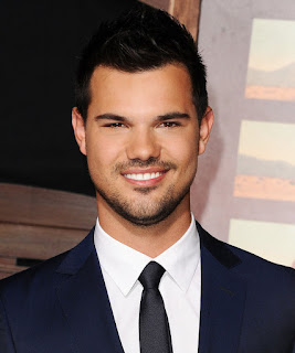 picture house: WORLD ICONS-TAYLOR LAUTNER