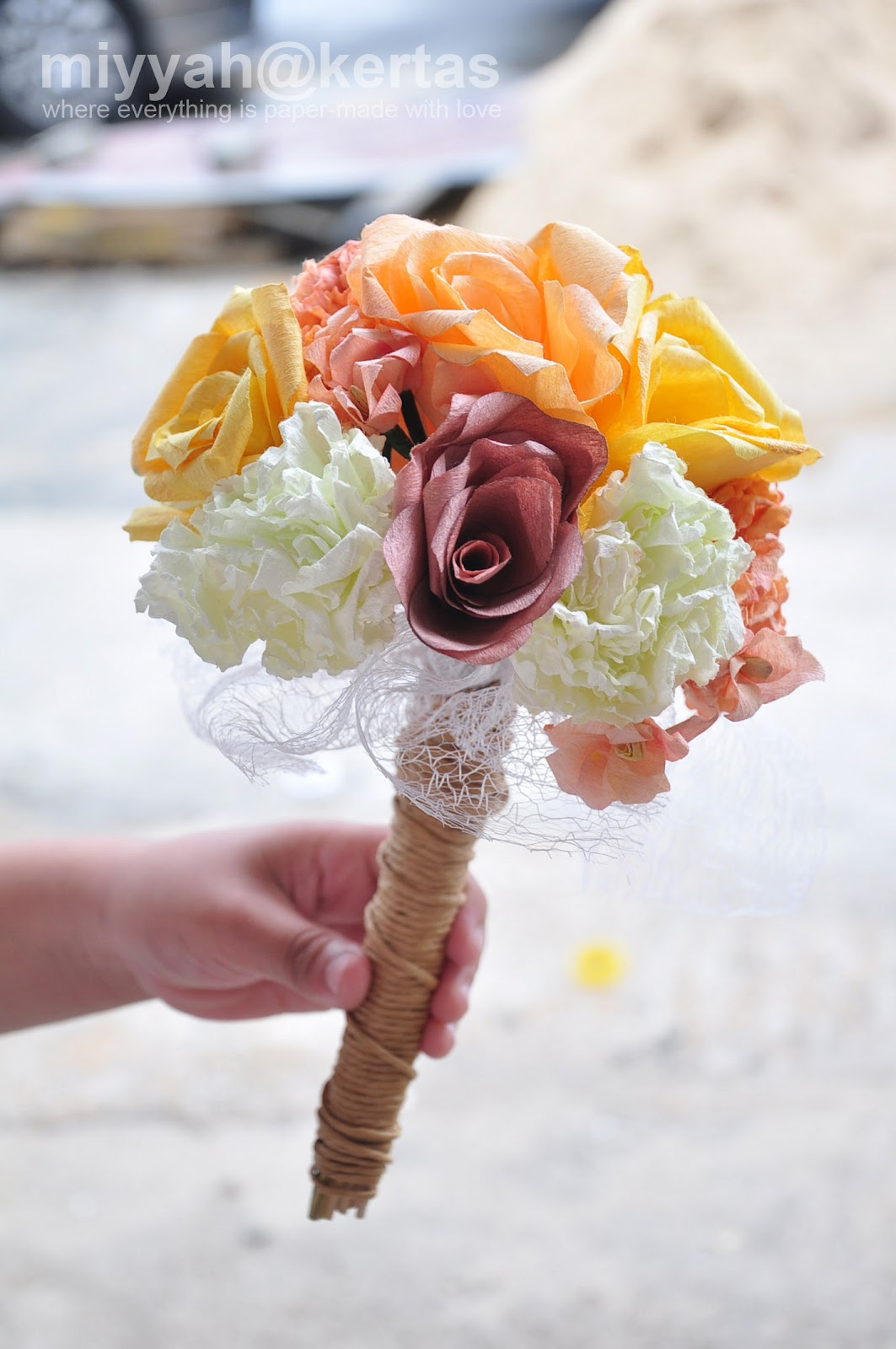 Miyyah@Kertas: Paper flower hand bouquet