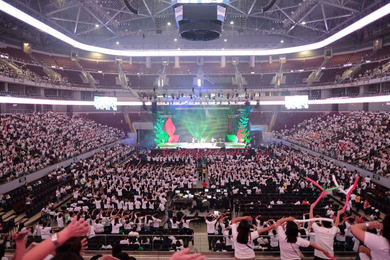 (Photos) Smart and PLDT Pay Tribute to Teachers in a Celebrity-Filled # ...