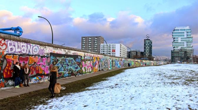berbagi informasi: Coretan Dinding di Tembok Berlin ini Sarat Makna ...