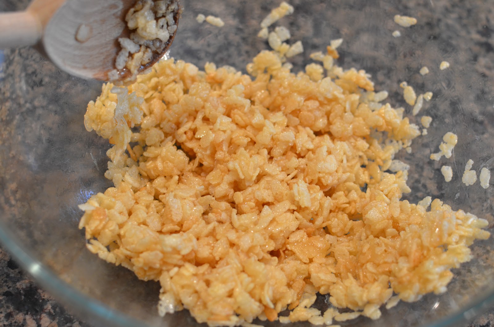 Playing with Flour: Peanut butter crispy bars