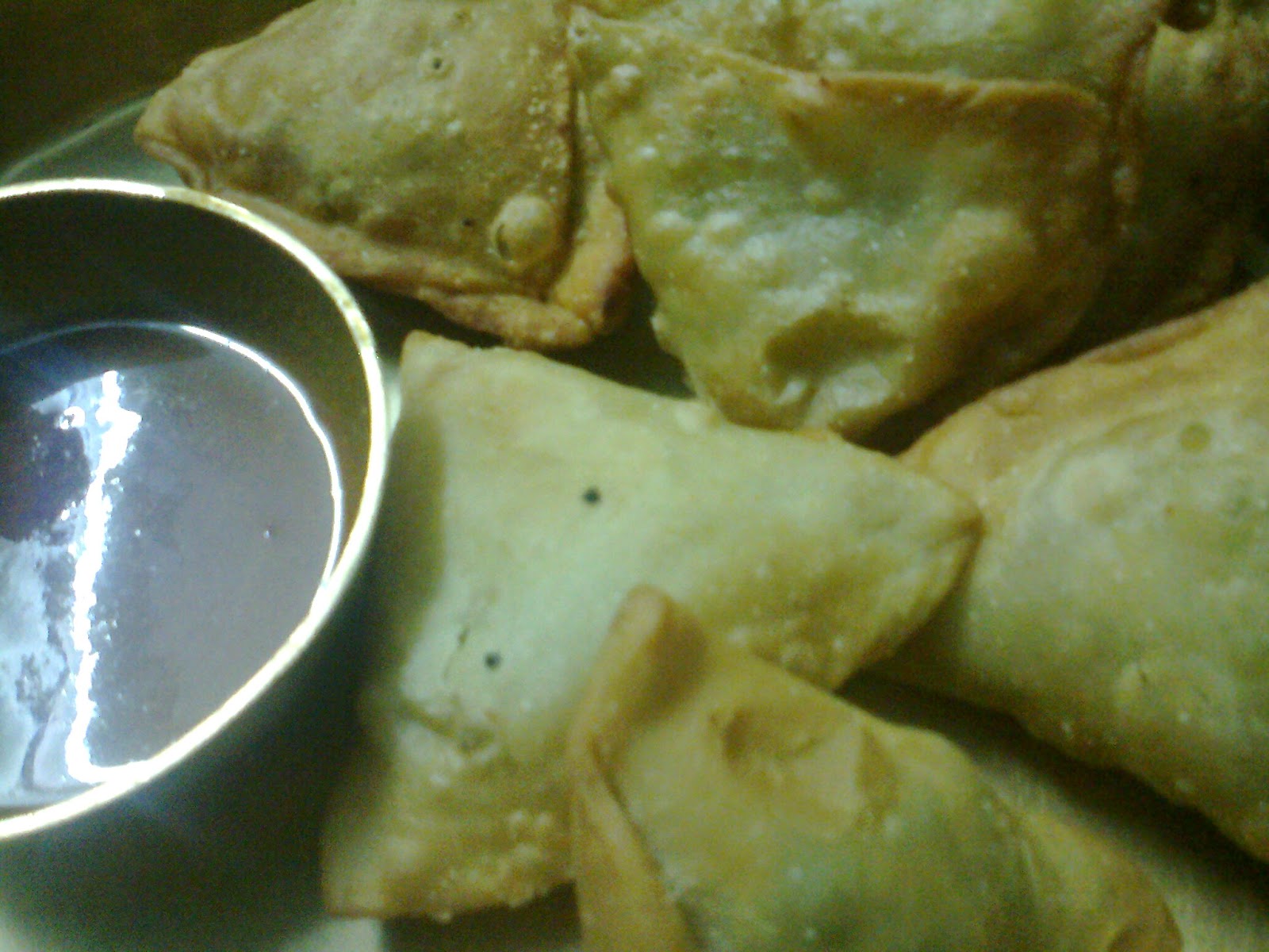 Gujarati Food Recipes :: lilva na samosa recipe