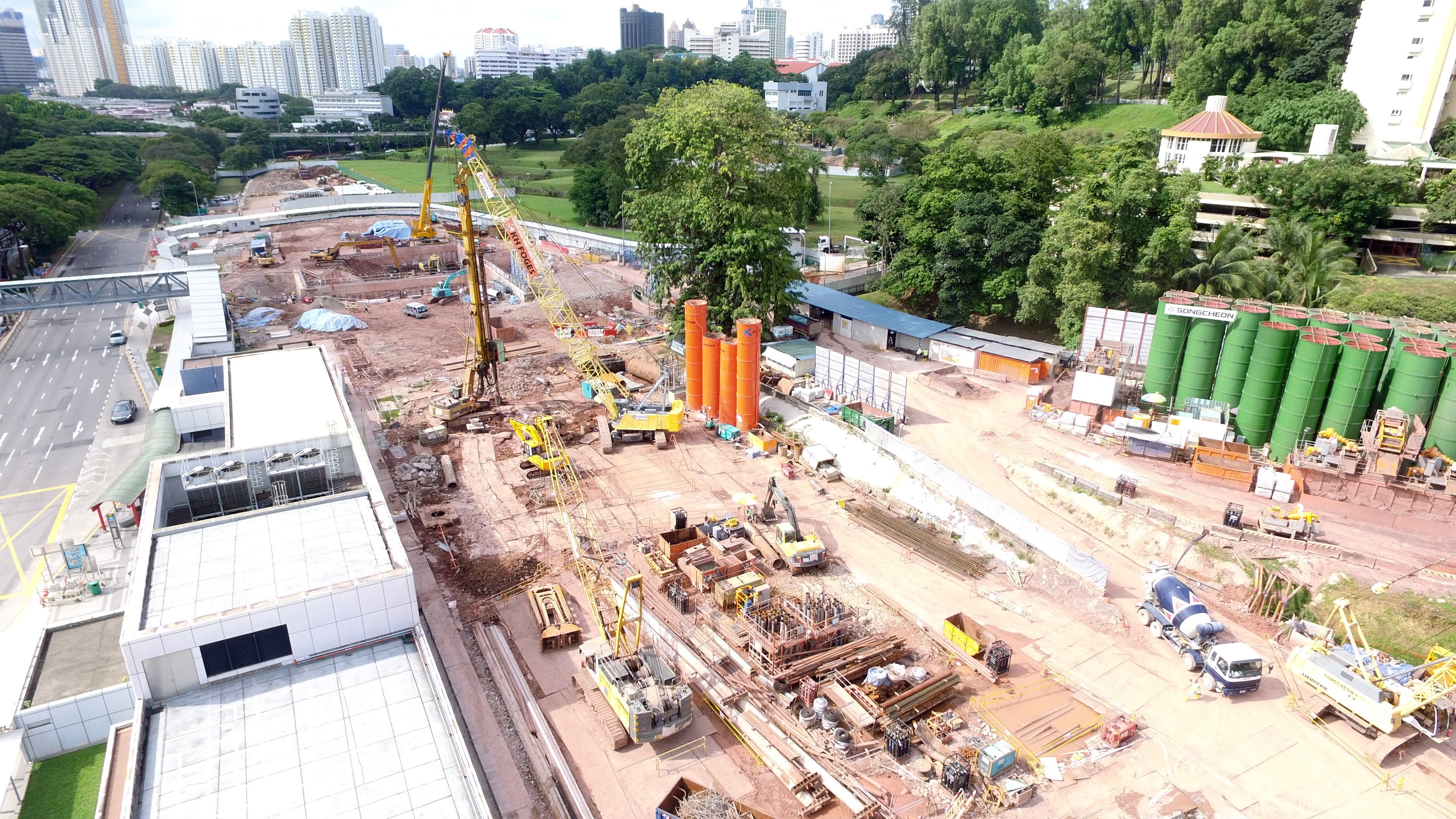 Thomson Line Construction: Outram Park D-walls (II)