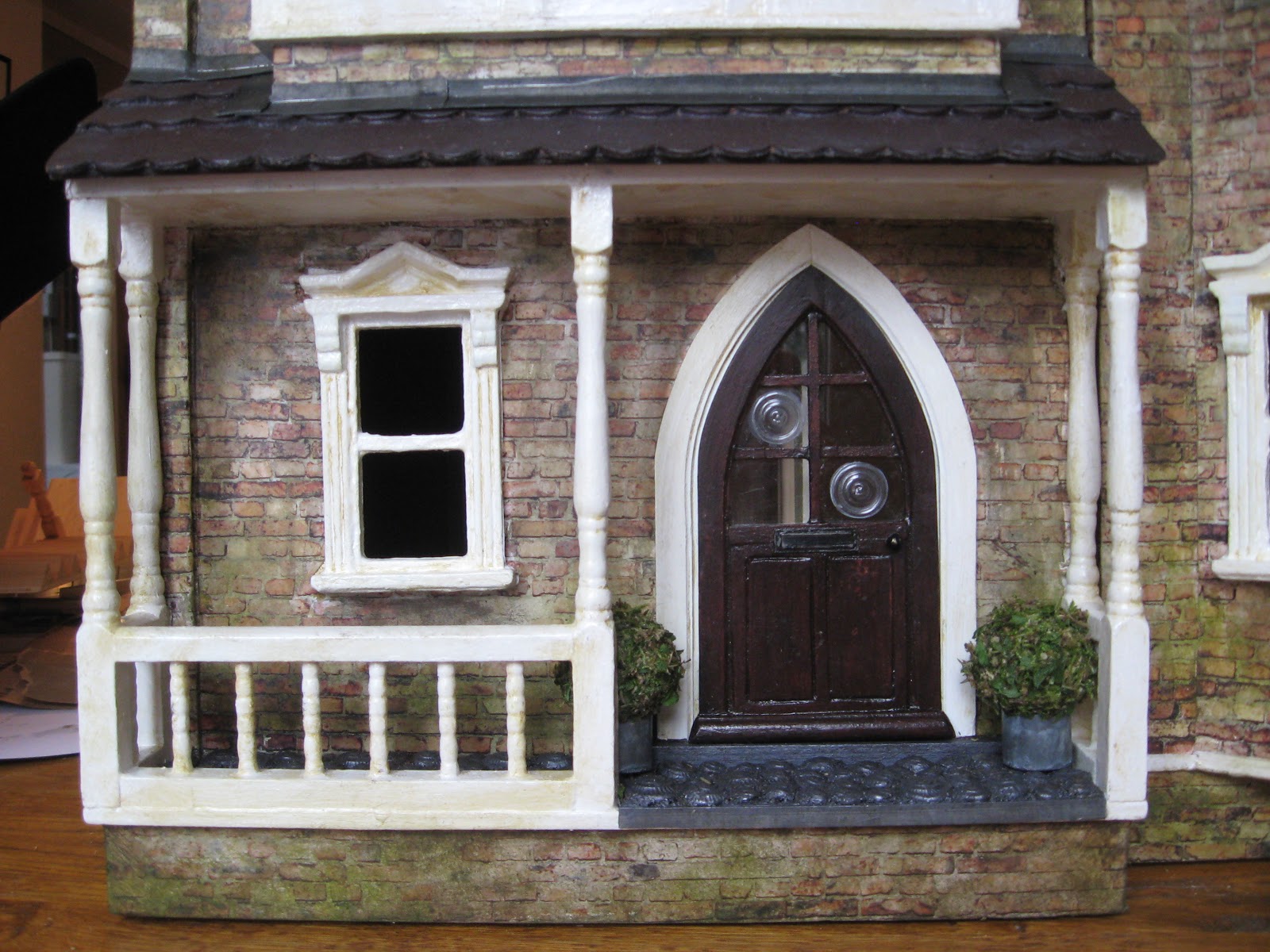 The Mini House: The arched front door