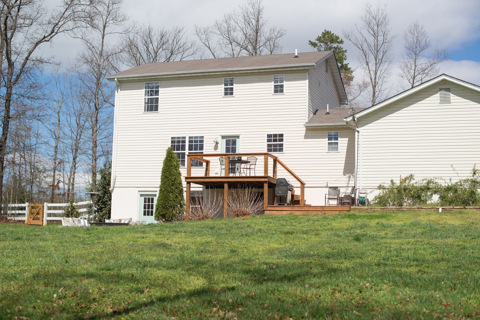 Domestic Fashionista: Spring At The Farmhouse