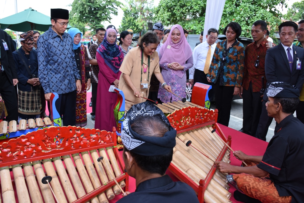 Putri Raja Thailand, Maha Chakri Sirindhorn's Berkunjung ke Sejumlah ...