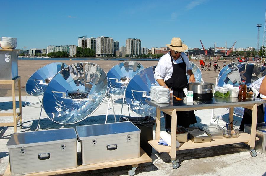 Vatsa edellä: Solar Kitchen