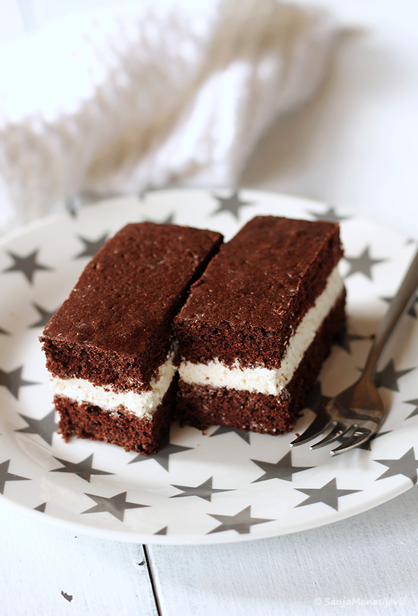 Knjiški Moljac u špajzu: Kinder milk šnite