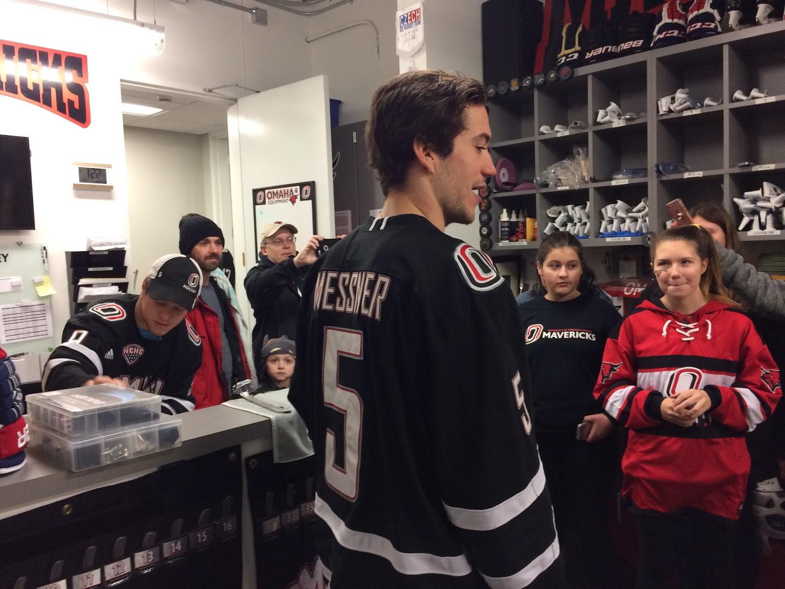 Jon Crunch: 2018 Skate With The Mavs (Includes Locker Room Tour Pics)