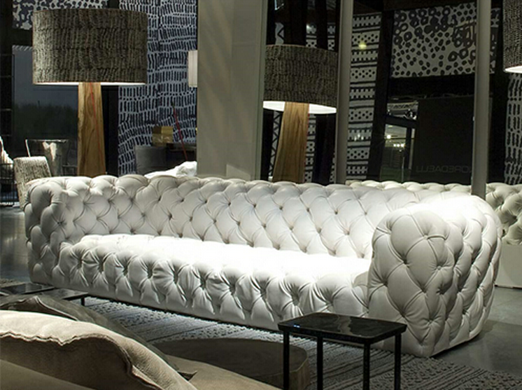 SOFA CAPITONE REVESTIDO EM COURO BRANCO | EMPORIO DIRANI