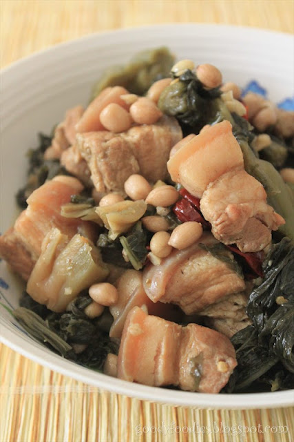 GoodyFoodies: I cooked: Chinese mui choy chu yok (braised pork belly ...