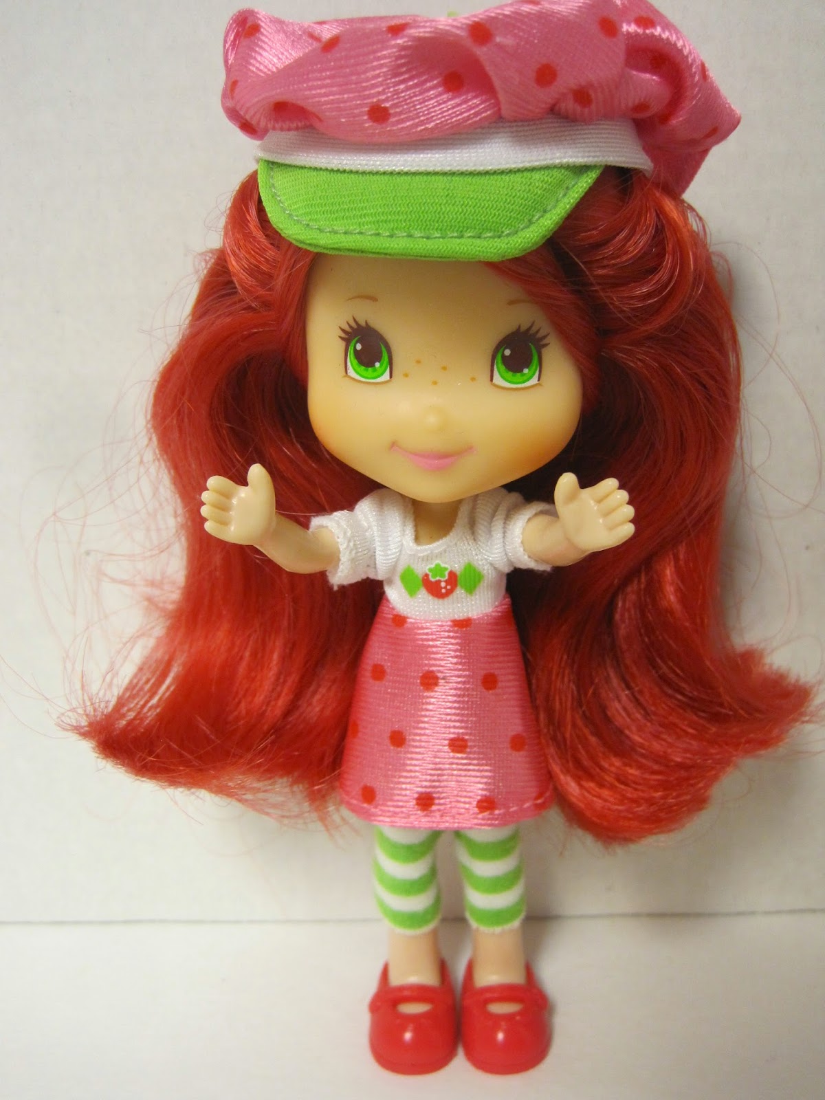 Never Grow Up: A Mom's Guide to Dolls and More: Strawberry Shortcake ...