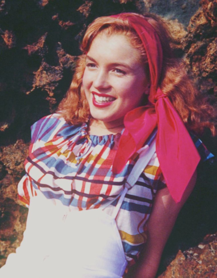 The First Professional Modeling Pictures Of Norma Jeane In 1945 ~ Vintage Everyday