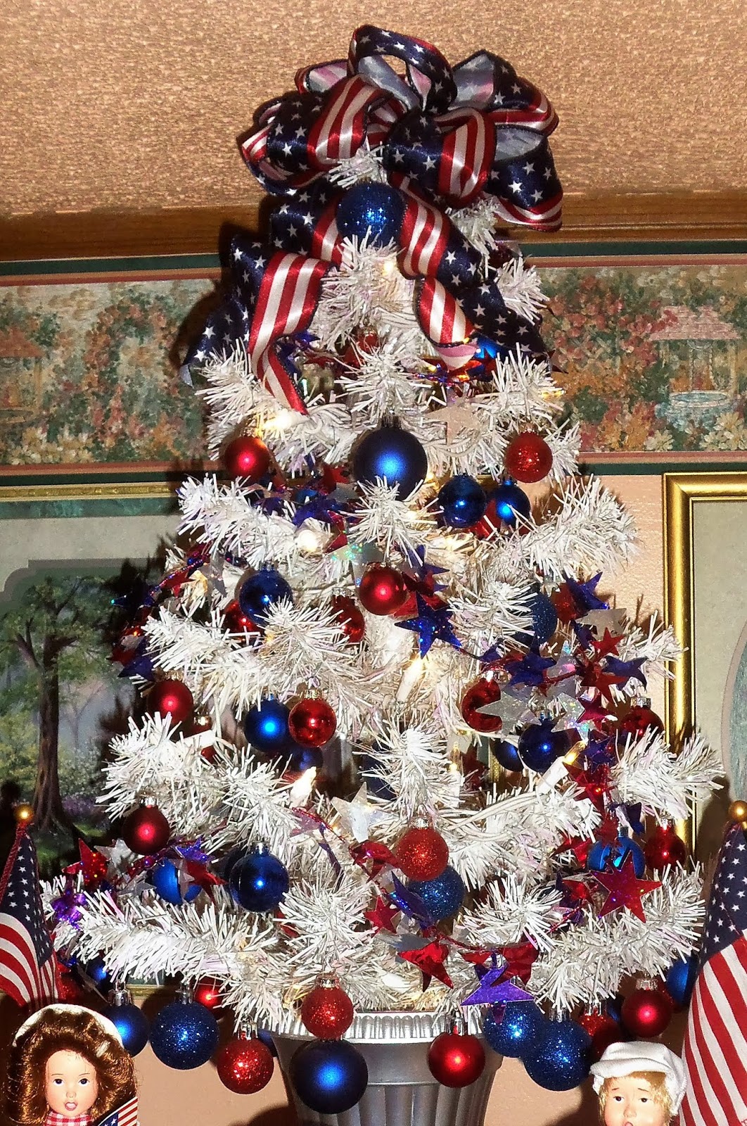 DEBBIE-DABBLE BLOG: Patriotic Tree #2 and and "Mantle", 2018