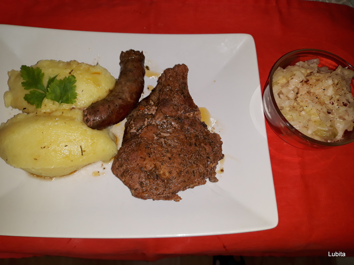 Lulu - Povesti din Bucatarie: Carne si carnati la punga