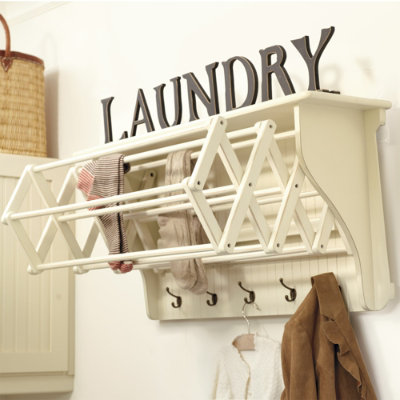 A Little Laundry Shelf - Remodelando la Casa